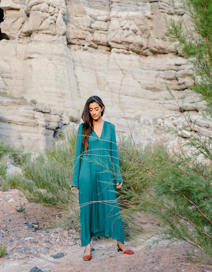 Lindsey calla | NOT JUST A LABEL